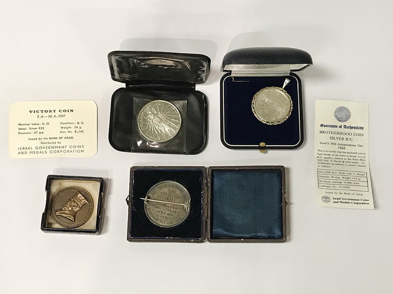 COLLECTION OF FOUR MEDALS INCLUDING WHITE METAL 1887 QUEEN VICTORIA ...