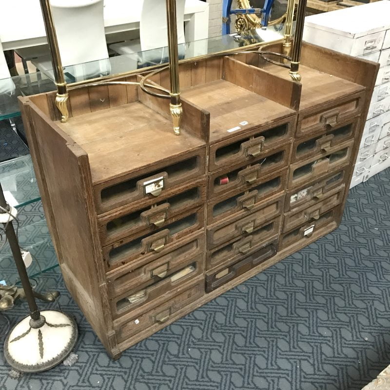 OAK 18 DRAWER CABINET CASE - Southgate Auction Rooms