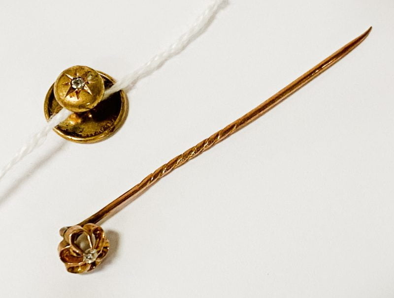 9CT GOLD & DIAMOND TIE PIN & 9CT GOLD & DIAMOND VINTAGE COLLAR STUD ...