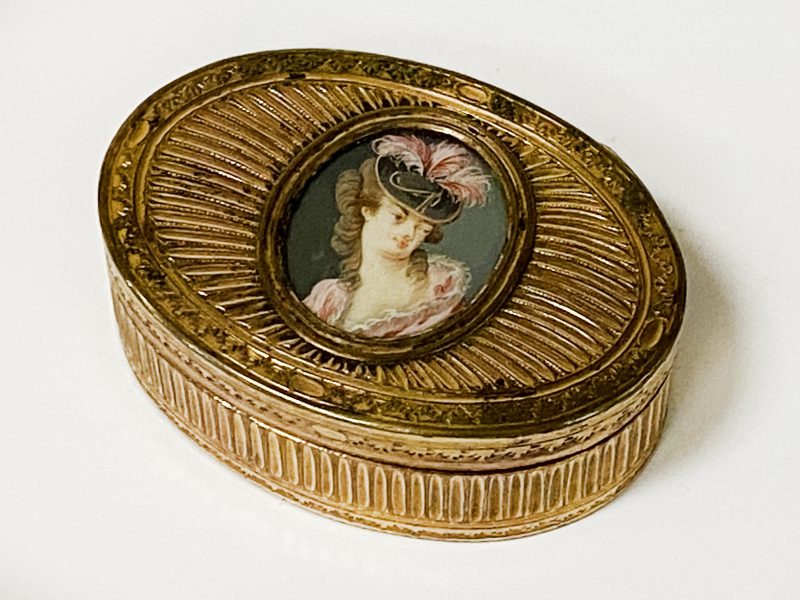 GOLD PLATED & TORTOISE SHELL PILL BOX - Southgate Auction Rooms