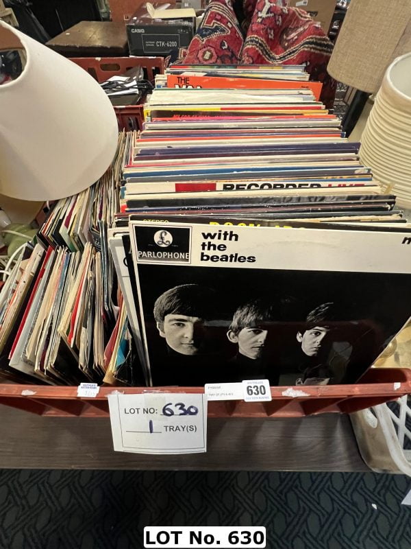 TRAY OF LP'S & 45'S - Southgate Auction Rooms
