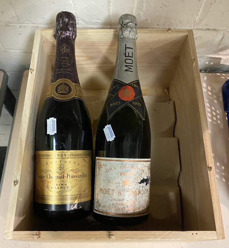 MOET & CHANDON 1973 BOTTLE & VEUVE CLICQUOT PONSARDIN 1989 BOTTLE OF ...