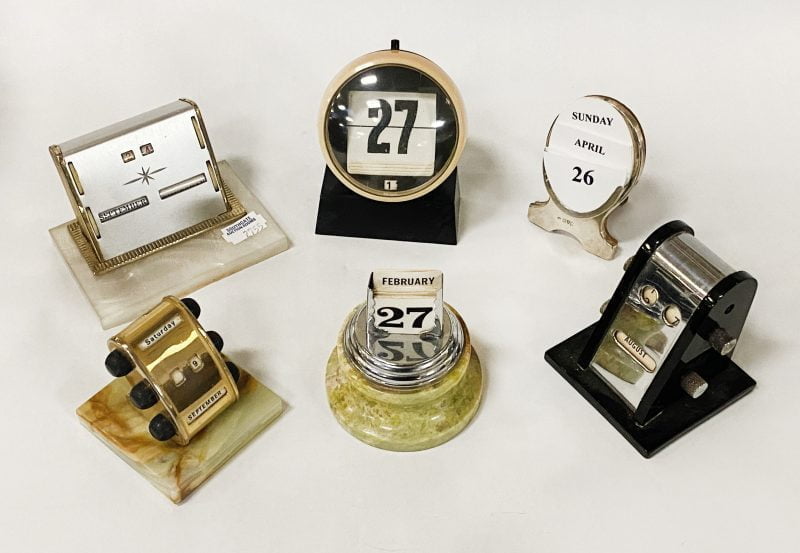 H/M SILVER DESK CALENDAR WITH 5 OTHER DESK CALENDARS - Southgate ...