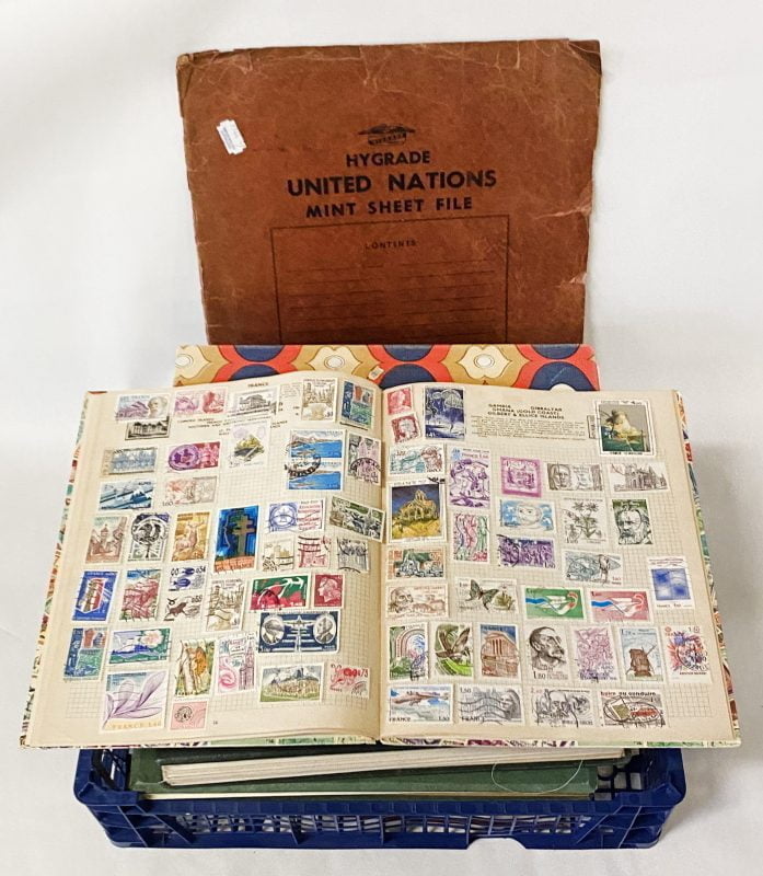 ALBUMS OF ISRAELI STAMPS - Southgate Auction Rooms