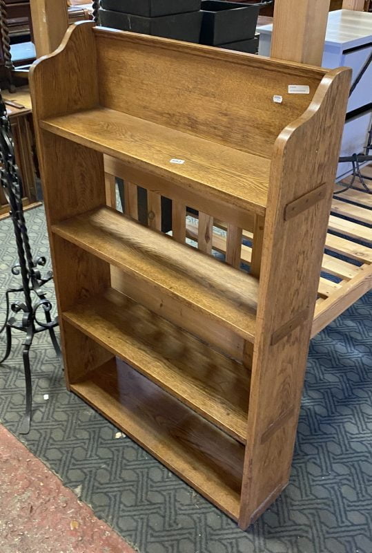 OAK OPEN BACK BOOKCASE - Southgate Auction Rooms