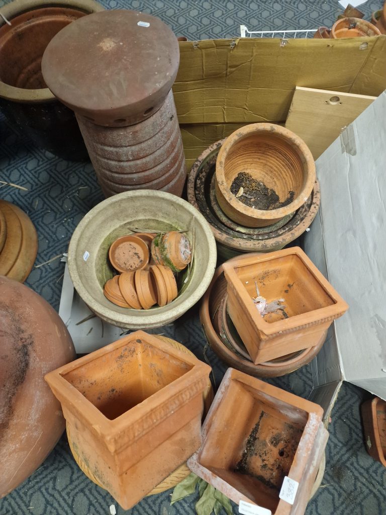COLLECTION OF CERAMIC / TERRACOTTA POTS - Southgate Auction Rooms