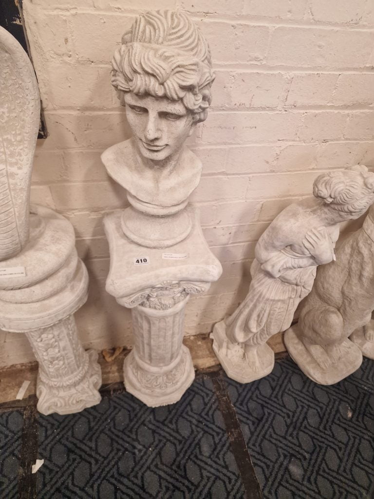 SMALL ROMAN BUST ON COLUMN - Southgate Auction Rooms