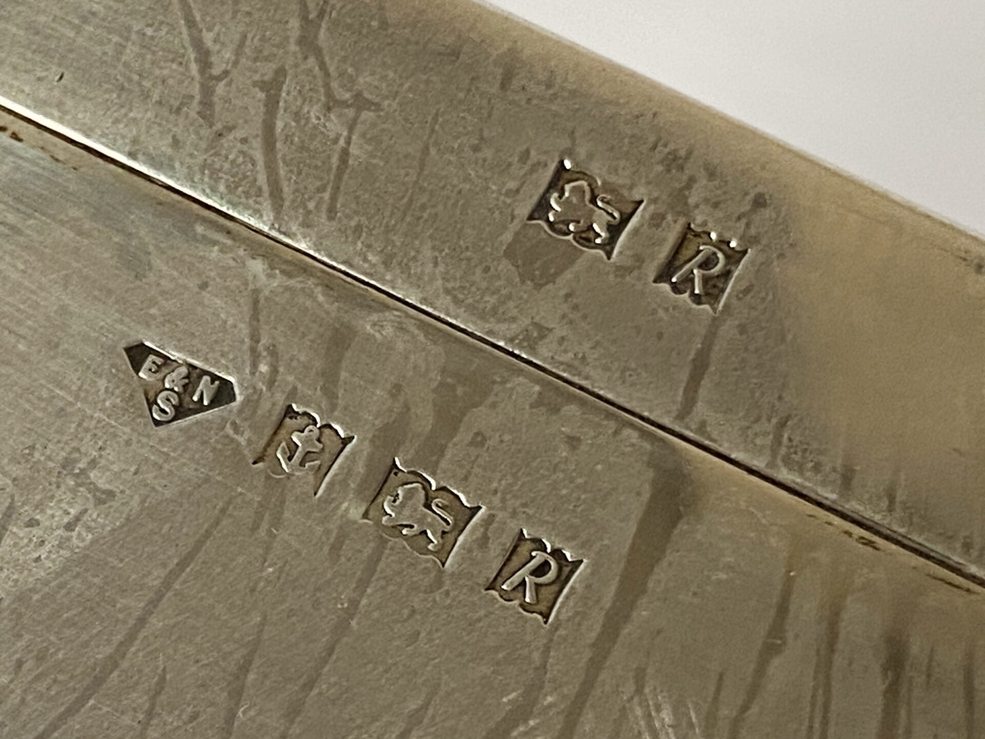 H.M SILVER CIGARETTE BOX - APPROX 18 OZ 4.5CMS (H) APPROX - Southgate ...