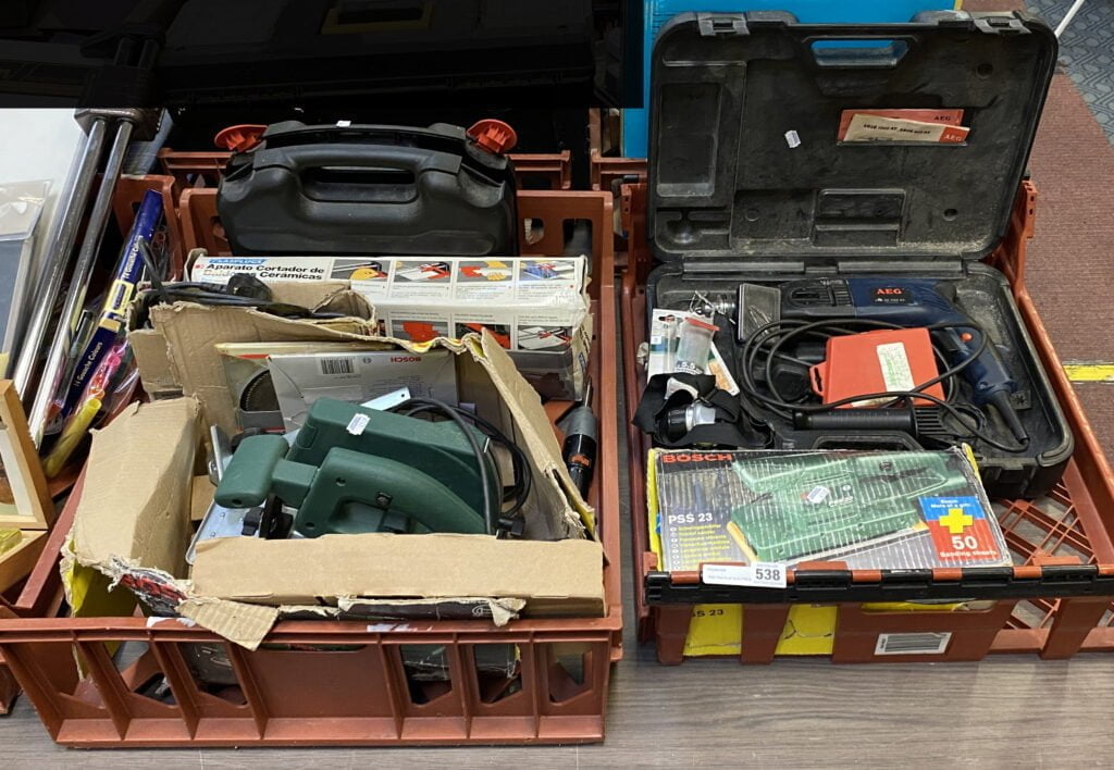 TWO TRAYS OF ELECTRICAL TOOLS - Southgate Auction Rooms