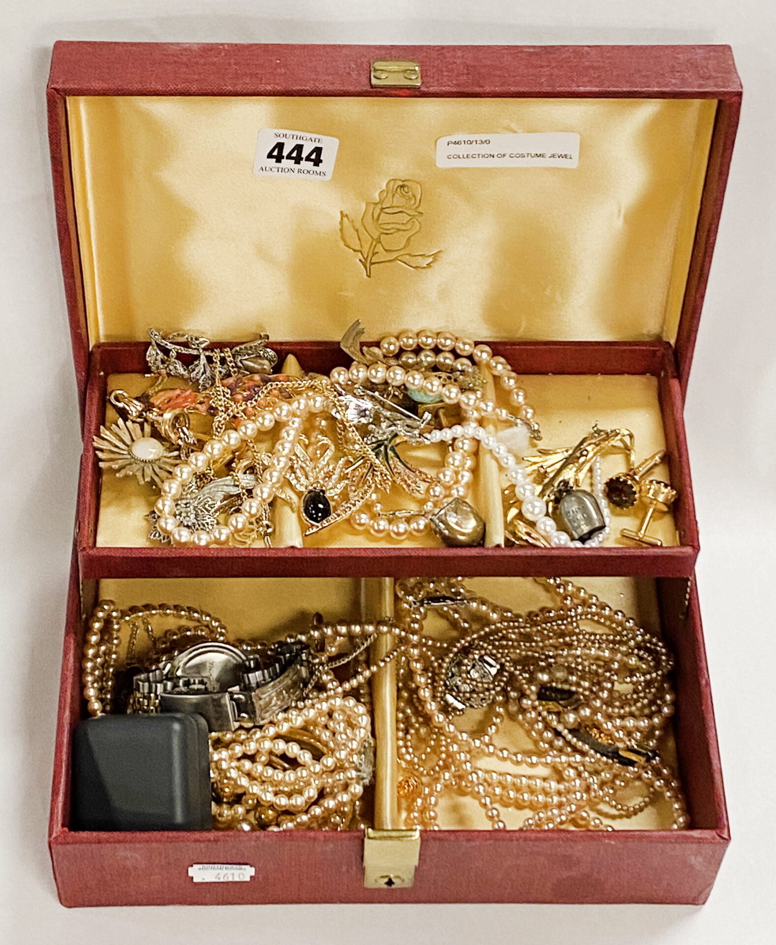 COLLECTION OF COSTUME JEWELLERY - Southgate Auction Rooms