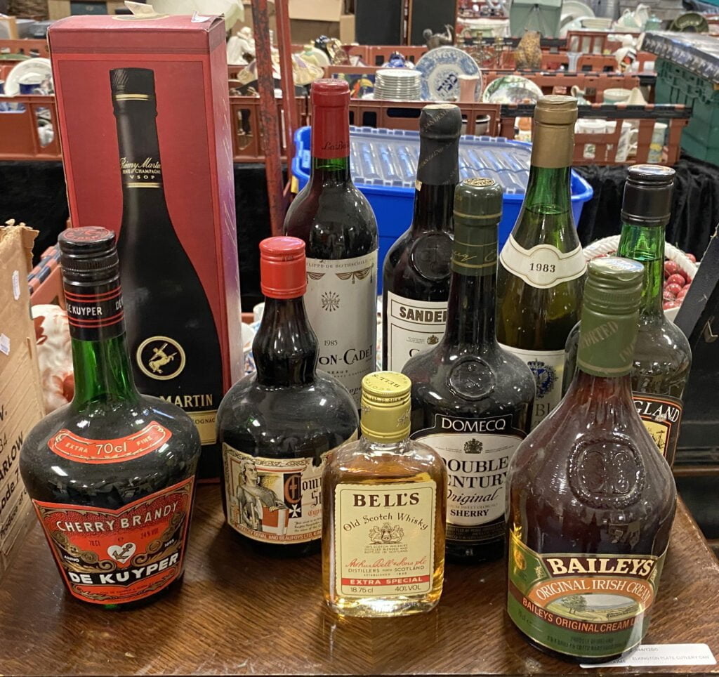 COLLECTION OF ALCOHOL TO INCLUDE SPIRITS - Southgate Auction Rooms