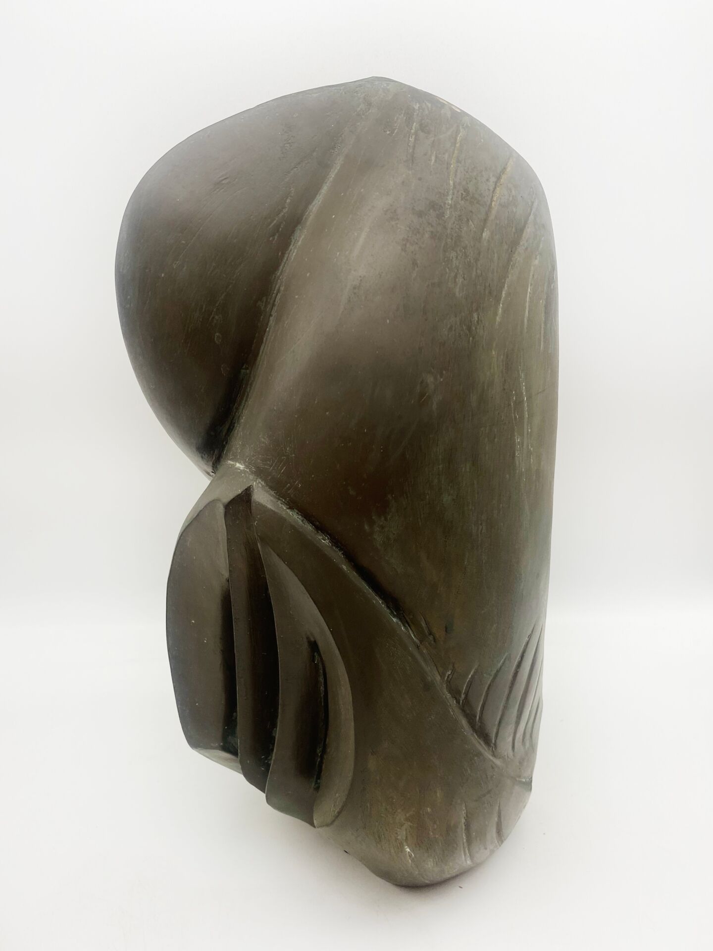 STYLE OF HENRY MOORE FIGURE OF BIRD - Southgate Auction Rooms