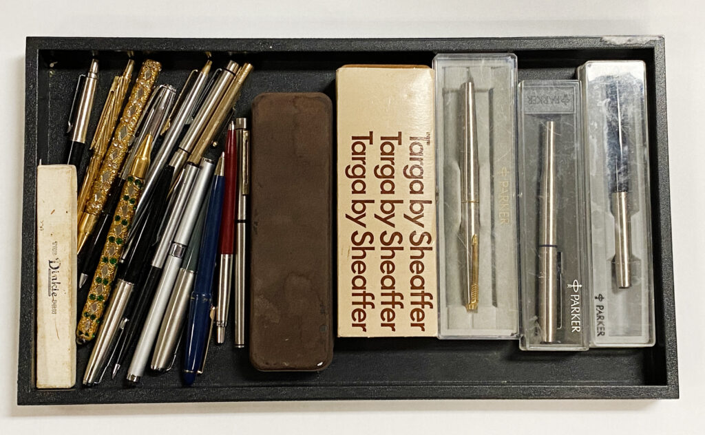 SMALL COLLECTION OF PENS - Southgate Auction Rooms