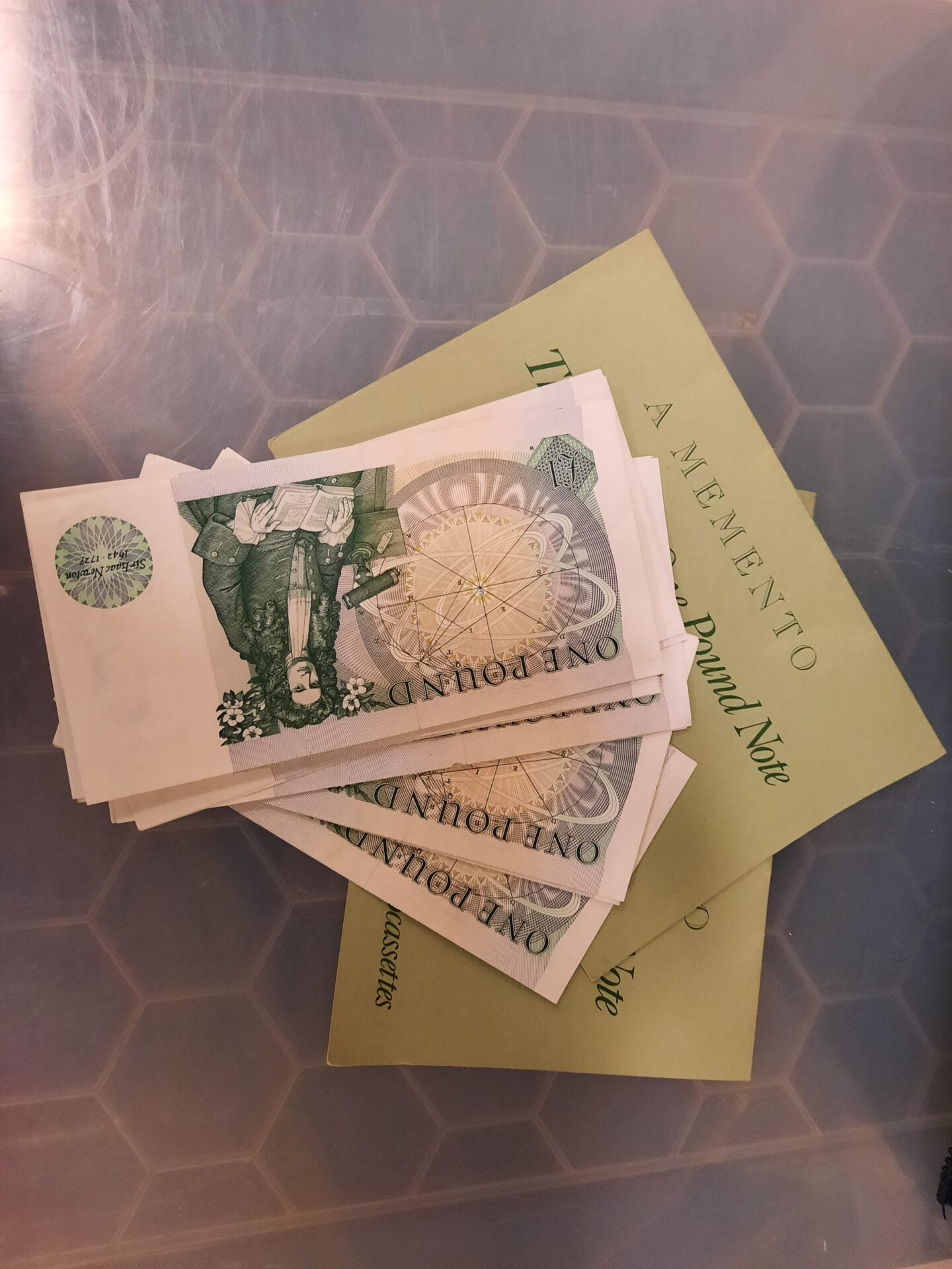 UNCIRCULATED BANKNOTES - CONSECUTIVE NUMBERS - Southgate Auction Rooms