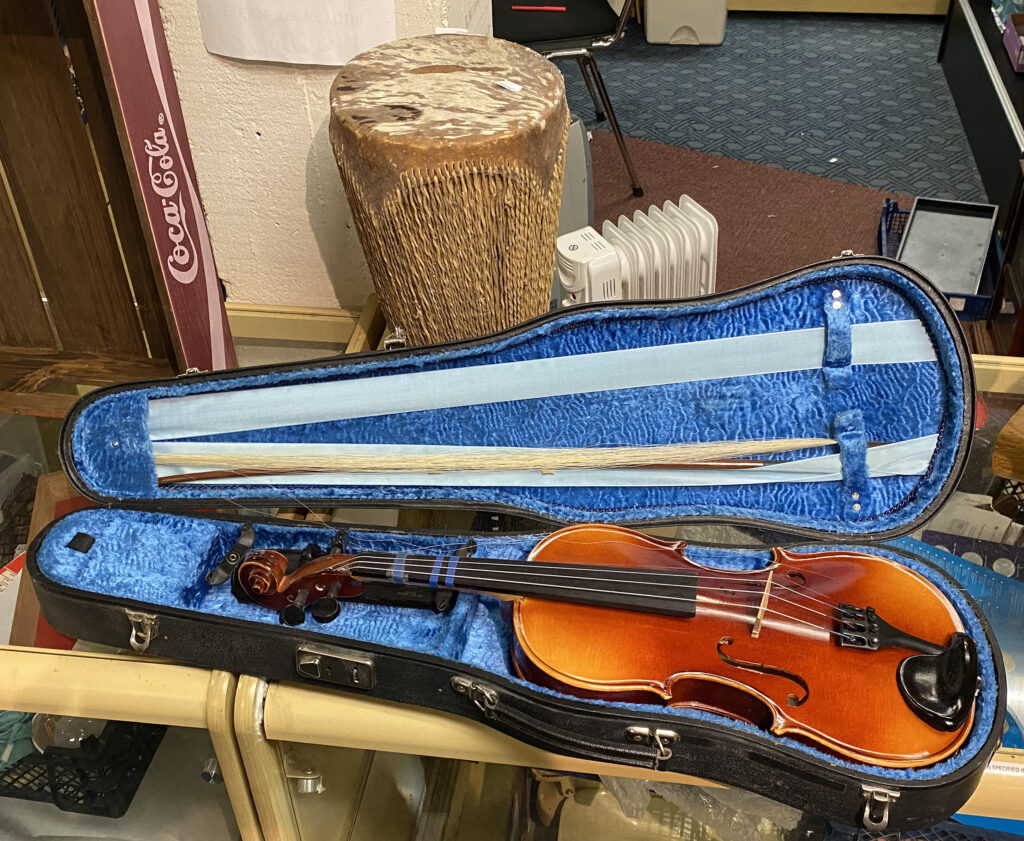 BONGO DRUM WITH ROSETTI VIOLIN, BOW & CASE - Southgate Auction Rooms