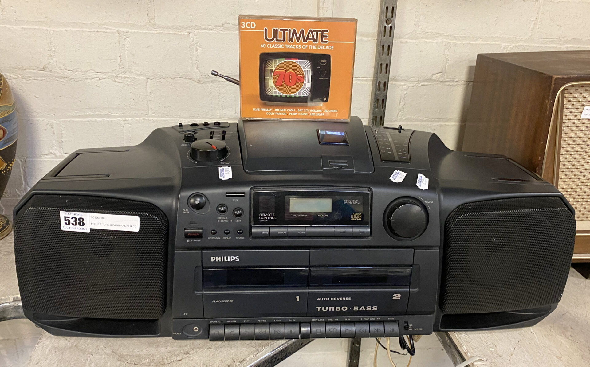 PHILIPS TURBO BASS RADIO & CD PLAYER - Southgate Auction Rooms