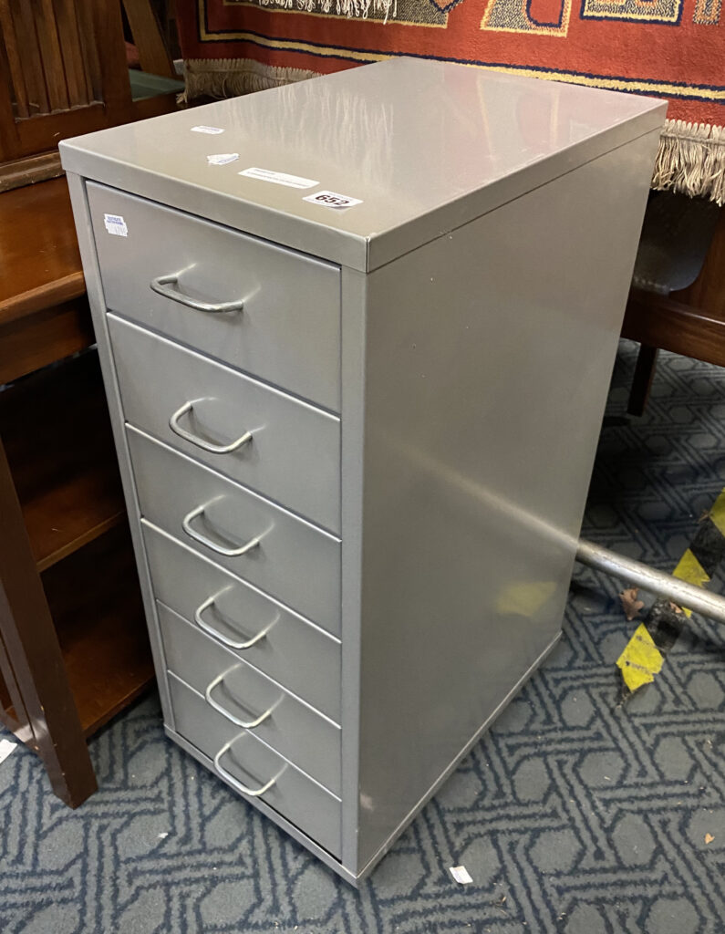 6 DRAWER METAL FILING CABINET & CHAIR - Southgate Auction Rooms