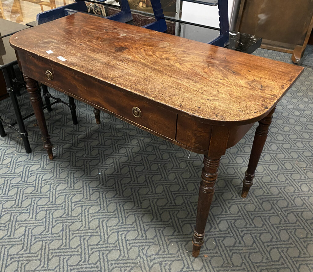 GEORGIAN HALL TABLE - Southgate Auction Rooms