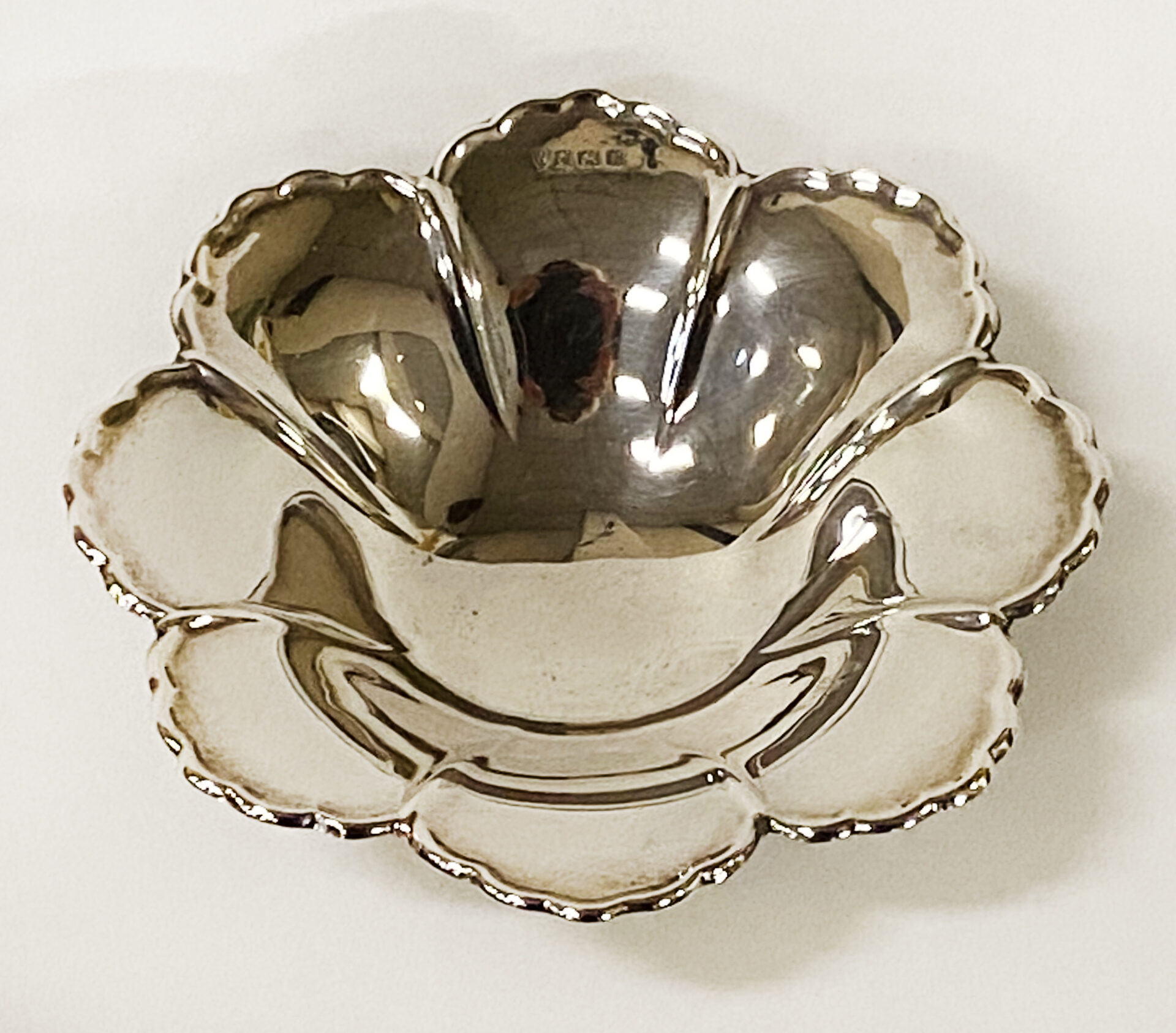 HM SILVER RAISED BOWL - APPROX 3.5 GRAMS - Southgate Auction Rooms
