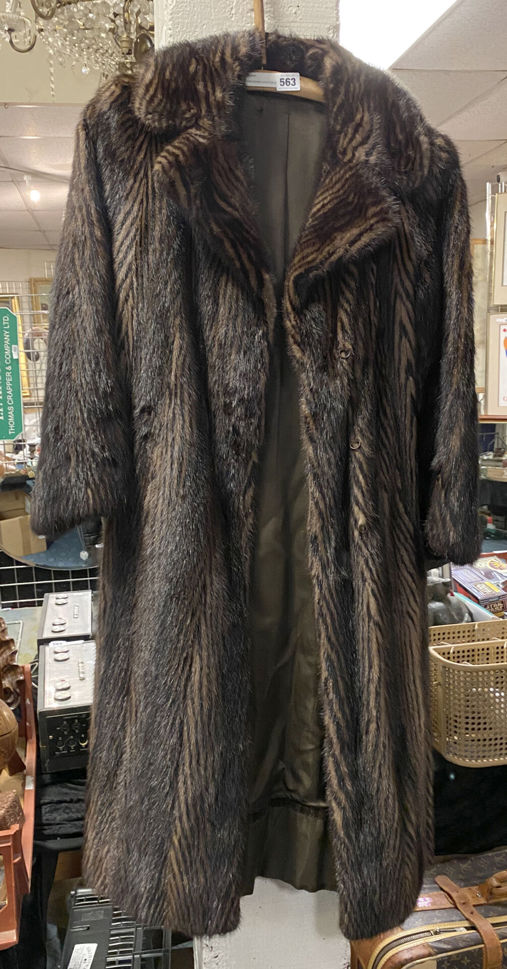 A DARK BROWN FLECK FUR SKIN FULL LENGTH COAT - Southgate Auction Rooms