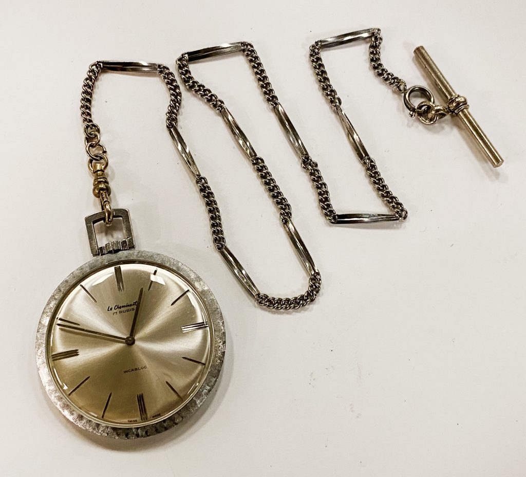 POCKET WATCH ON CHAIN - Southgate Auction Rooms