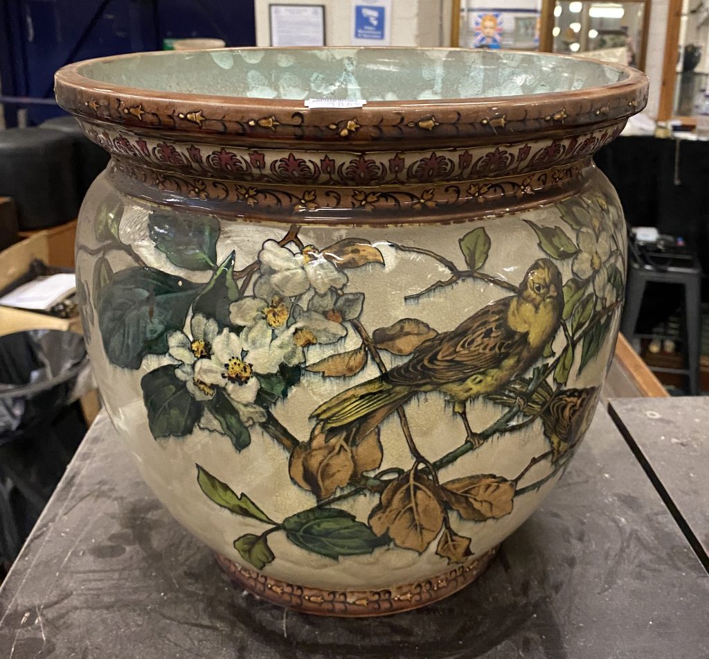 EARLY PLANTER WITH BIRD DEPICTION - Southgate Auction Rooms