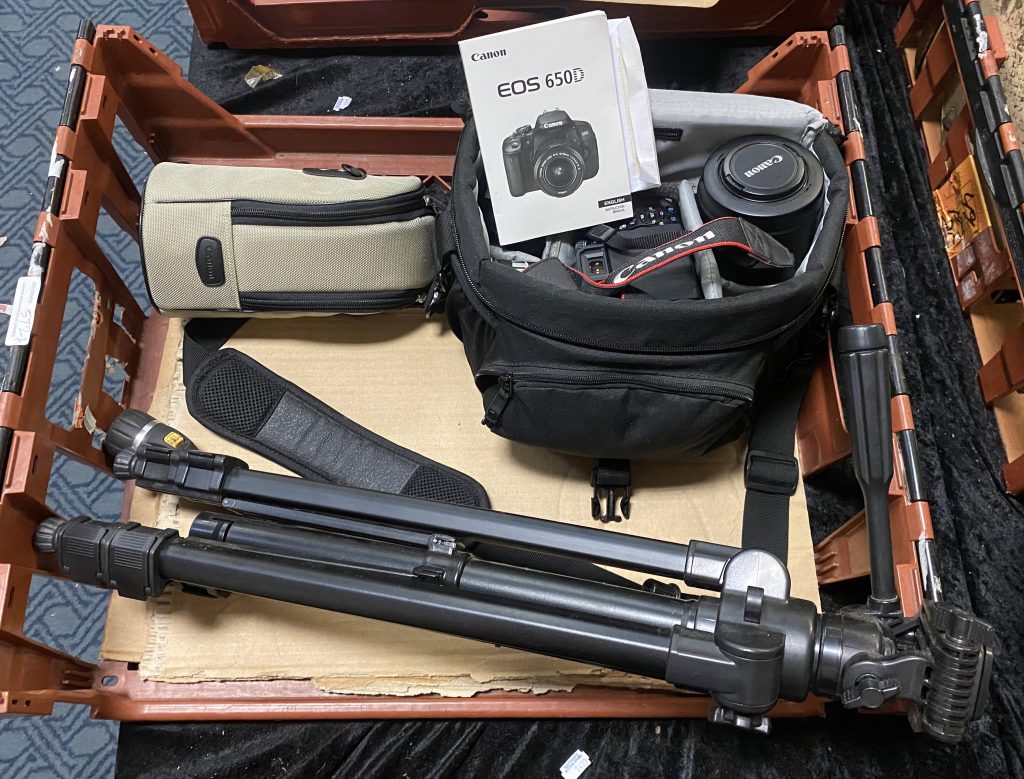 Canon 650 Camera And Lenses Southgate Auction Rooms