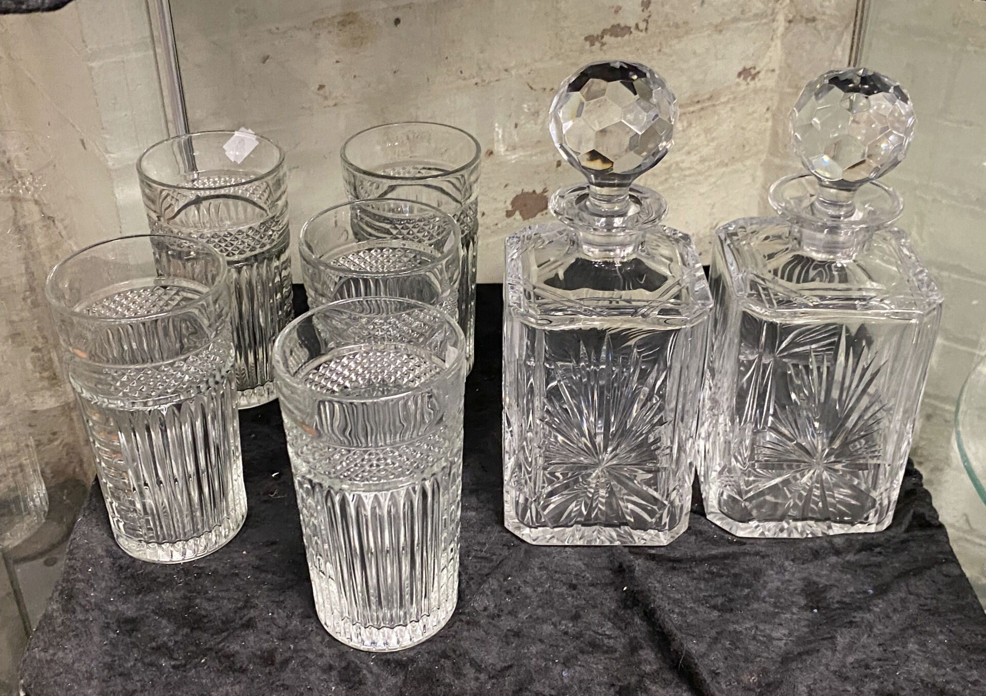 2 EDINBURGH CRYSTAL DECANTERS WITH 3 LIBBY CRYSTAL GLASSES - Southgate ...