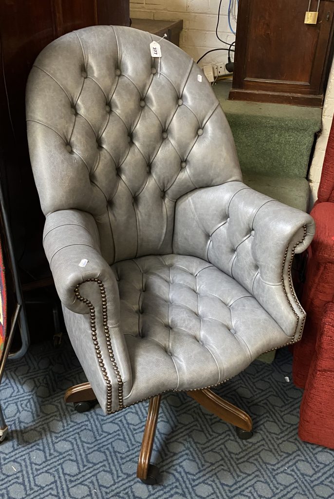 CHESTERFIELD STYLE OFFICE SWIVEL CHAIR - Southgate Auction Rooms