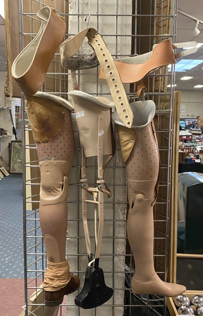 3 VINTAGE PROSTHETIC LEGS - Southgate Auction Rooms