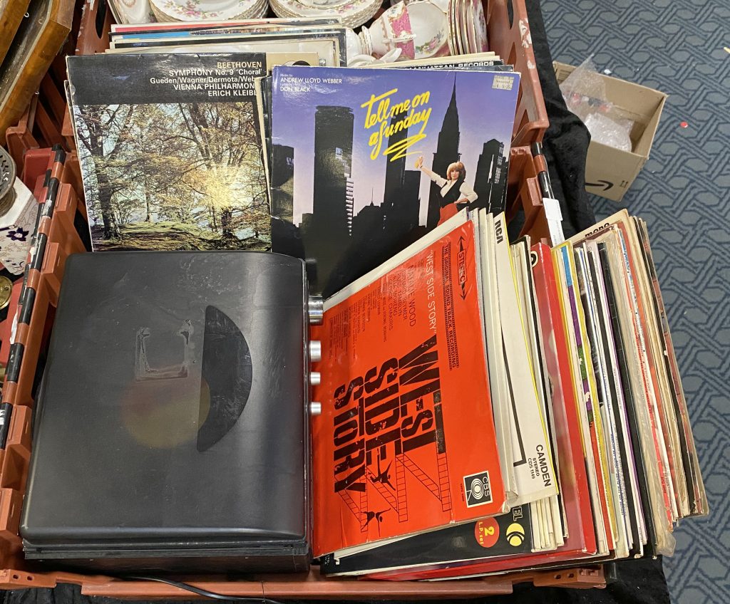 COLLECTION OF LP'S WITH A ZENNOX TURNTABLE - Southgate Auction Rooms