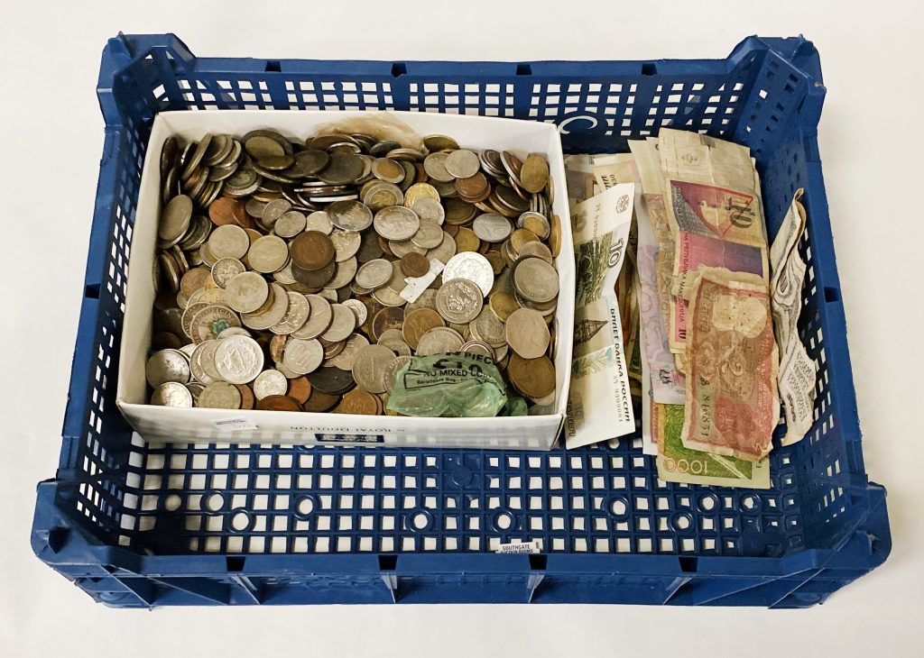 COLLECTION OF COINS & BANKNOTES - Southgate Auction Rooms