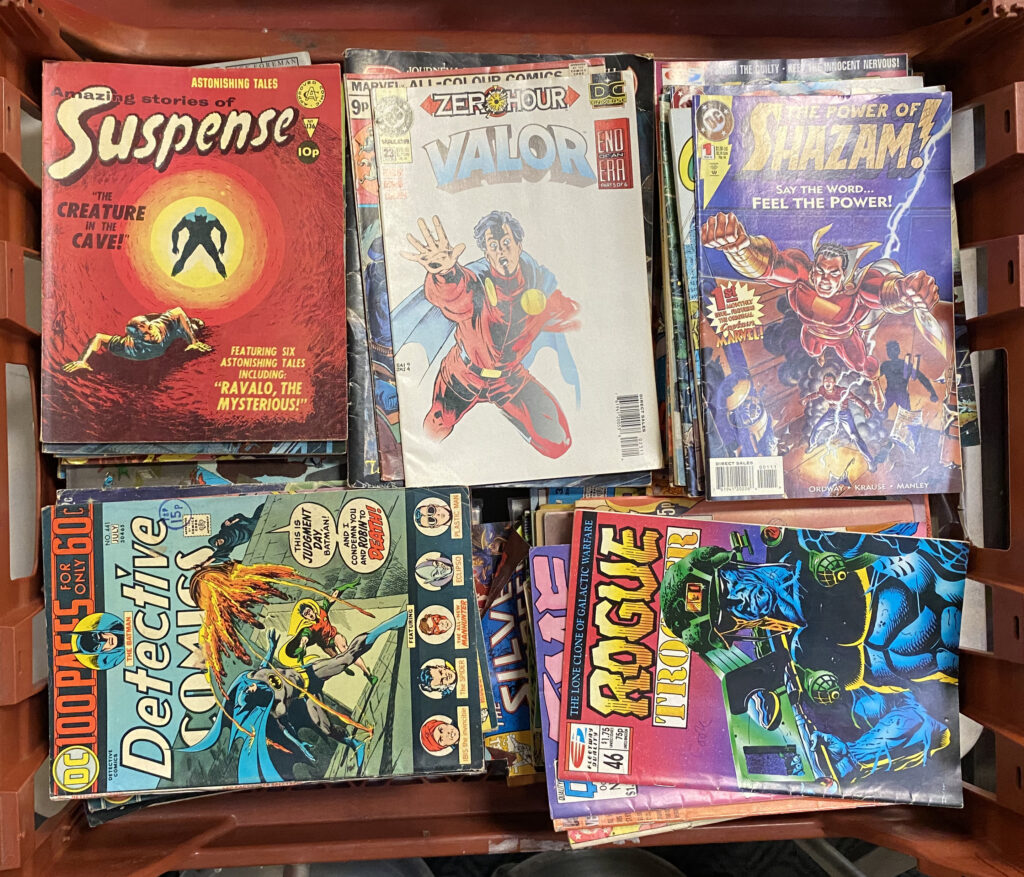 TRAY OF DC & MARVEL COMICS - Southgate Auction Rooms