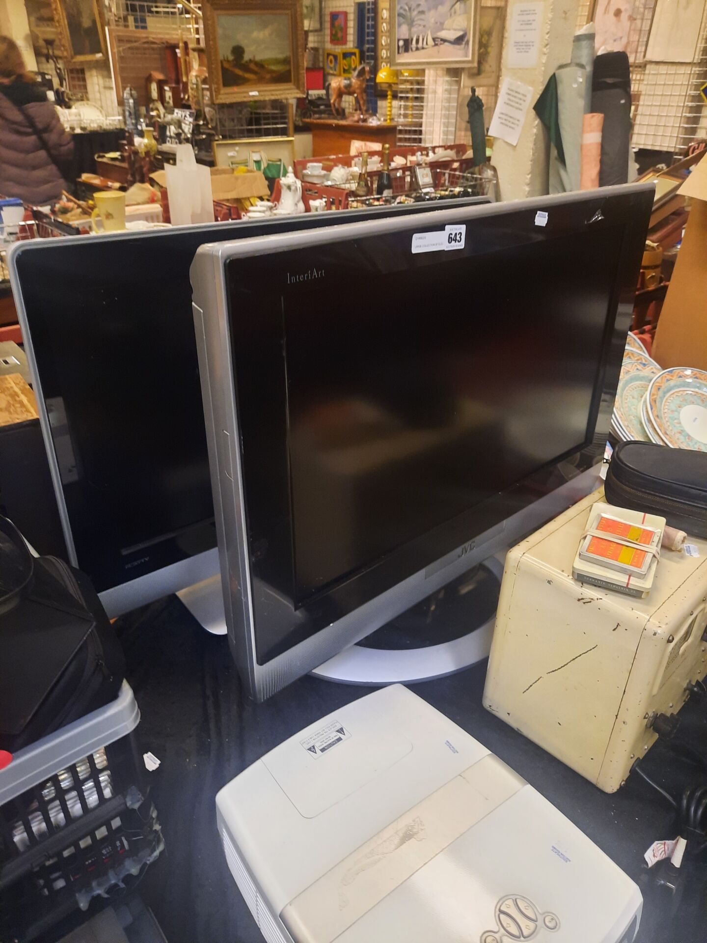 LARGE COLLECTION OF ELECTRONICS & ACCESSORIES INCL. DRONE, SIGNAL ...
