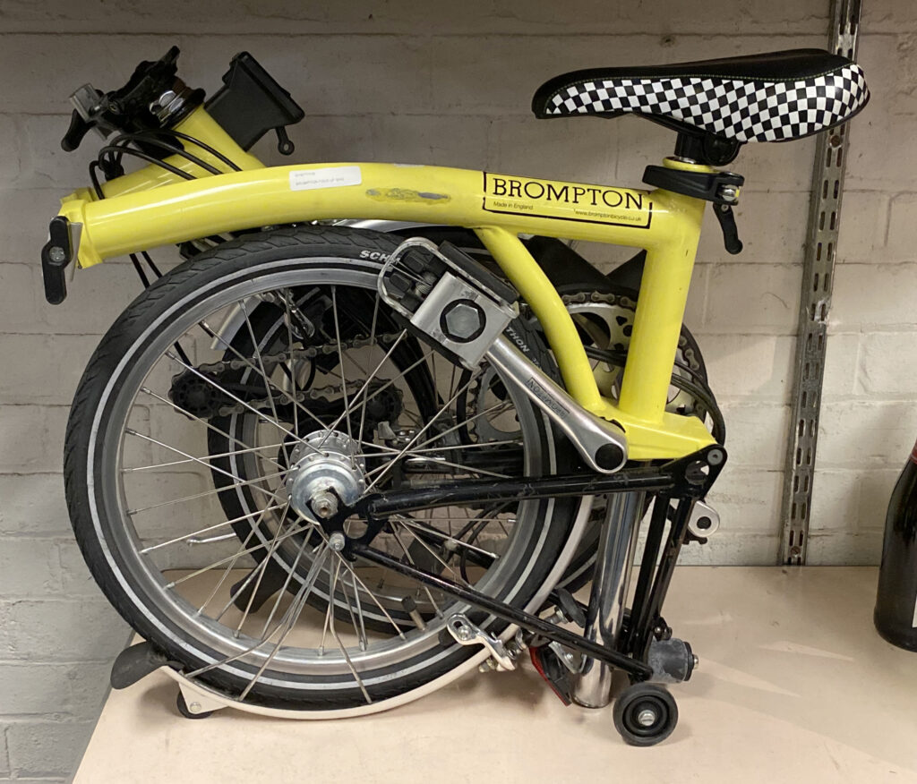 BROMPTON FOLD UP BIKE (SCRATCH TO FRAME) - Southgate Auction Rooms
