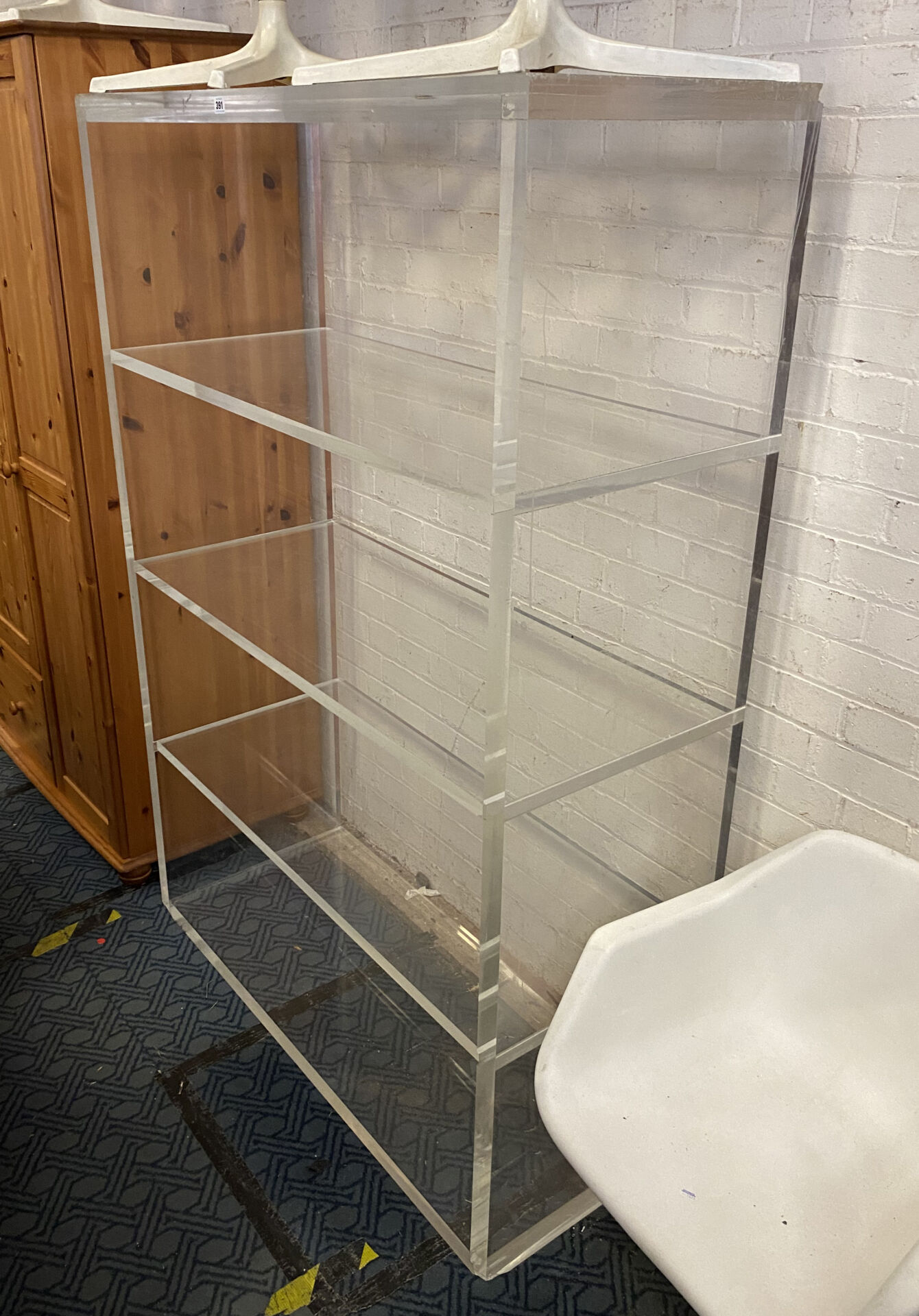 4 SHELF PERSPEX BOOKCASE - Southgate Auction Rooms