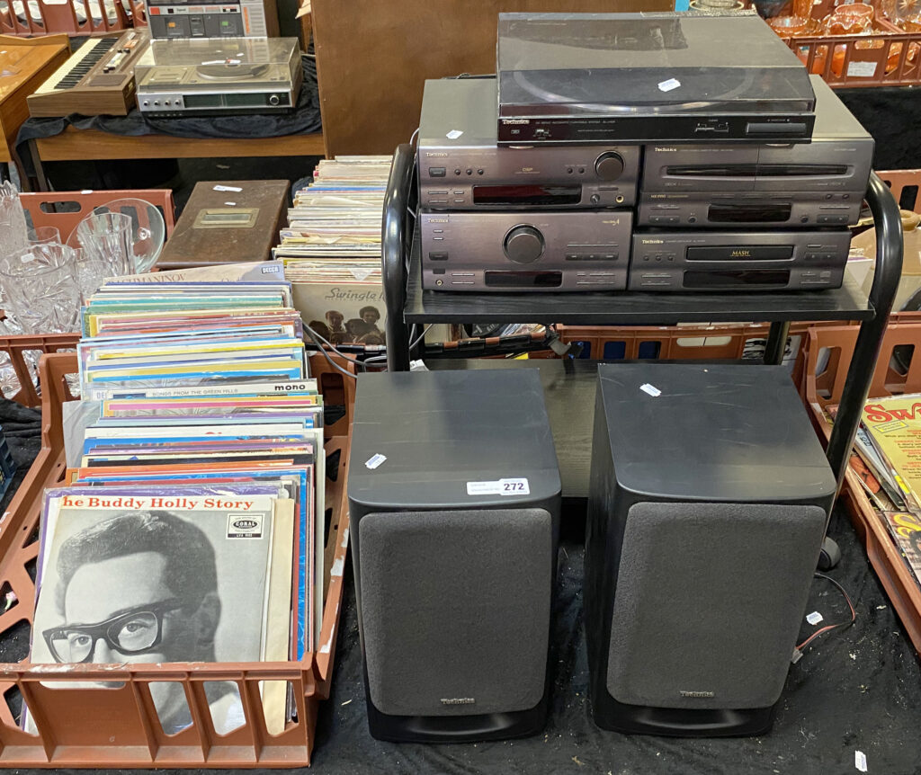 COLLECTION OF TECHNICS HI FI EQUIPMENT WITH COLLECTION OF LP'S - MOSTLY ...