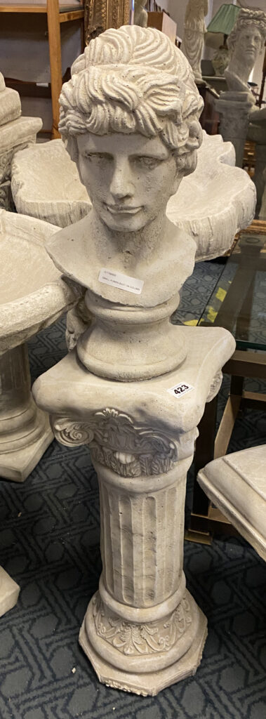 SMALL ROMAN BUST ON COLUMN GARDEN FIGURE - Southgate Auction Rooms