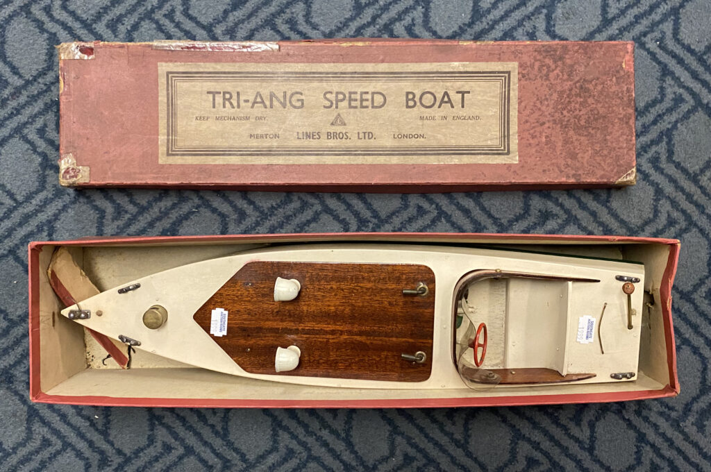 TRIANG BOXED SPEED BOAT WOODEN IN BOX - Southgate Auction Rooms