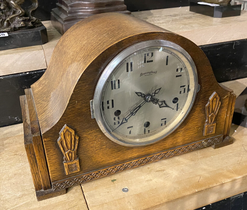 BRAVINGTON OAK CASE CHIMING MANTLE CLOCK (WITH KEY & PENDULUM ...