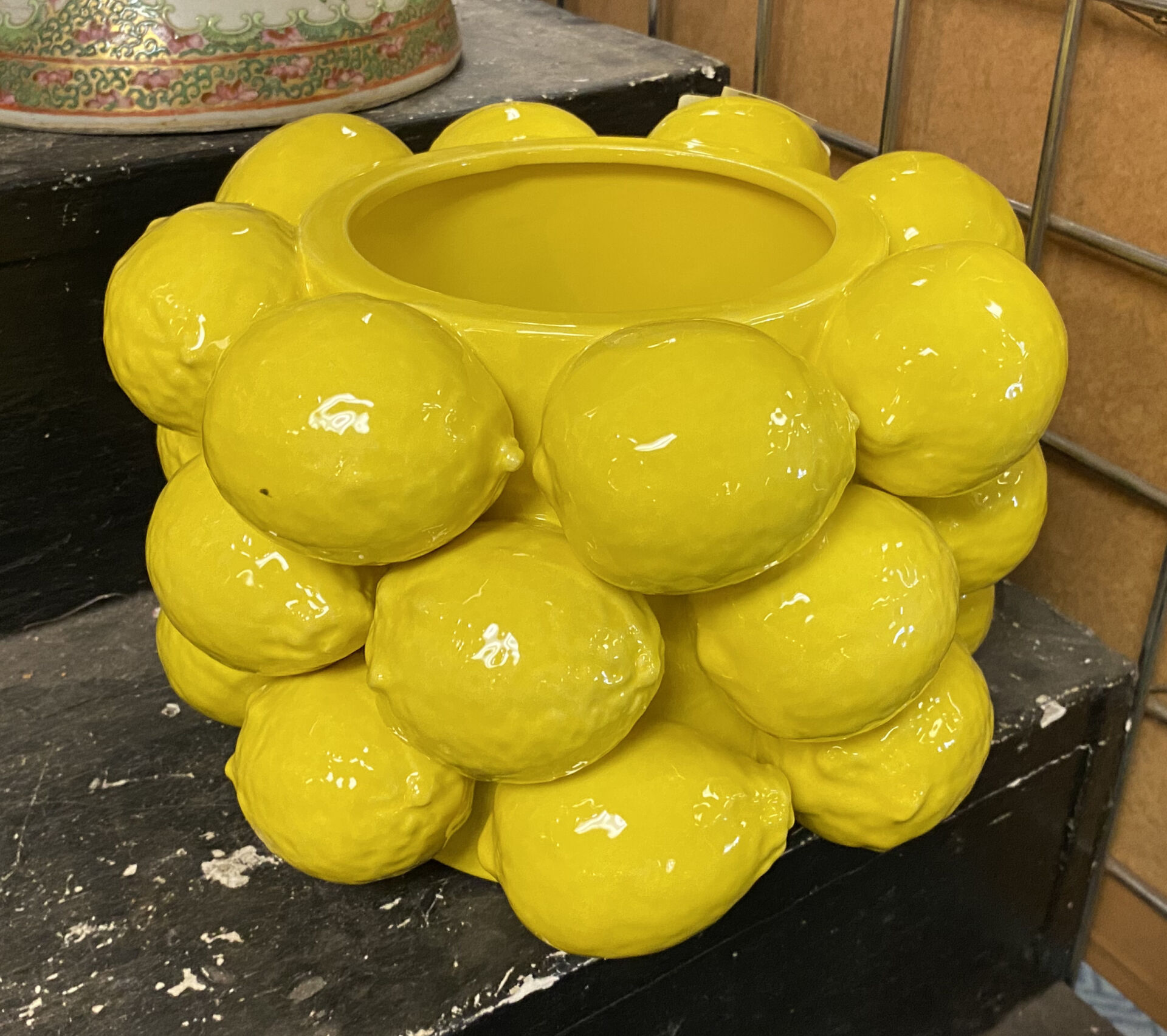 PORCELAIN LEMON VASE - Southgate Auction Rooms