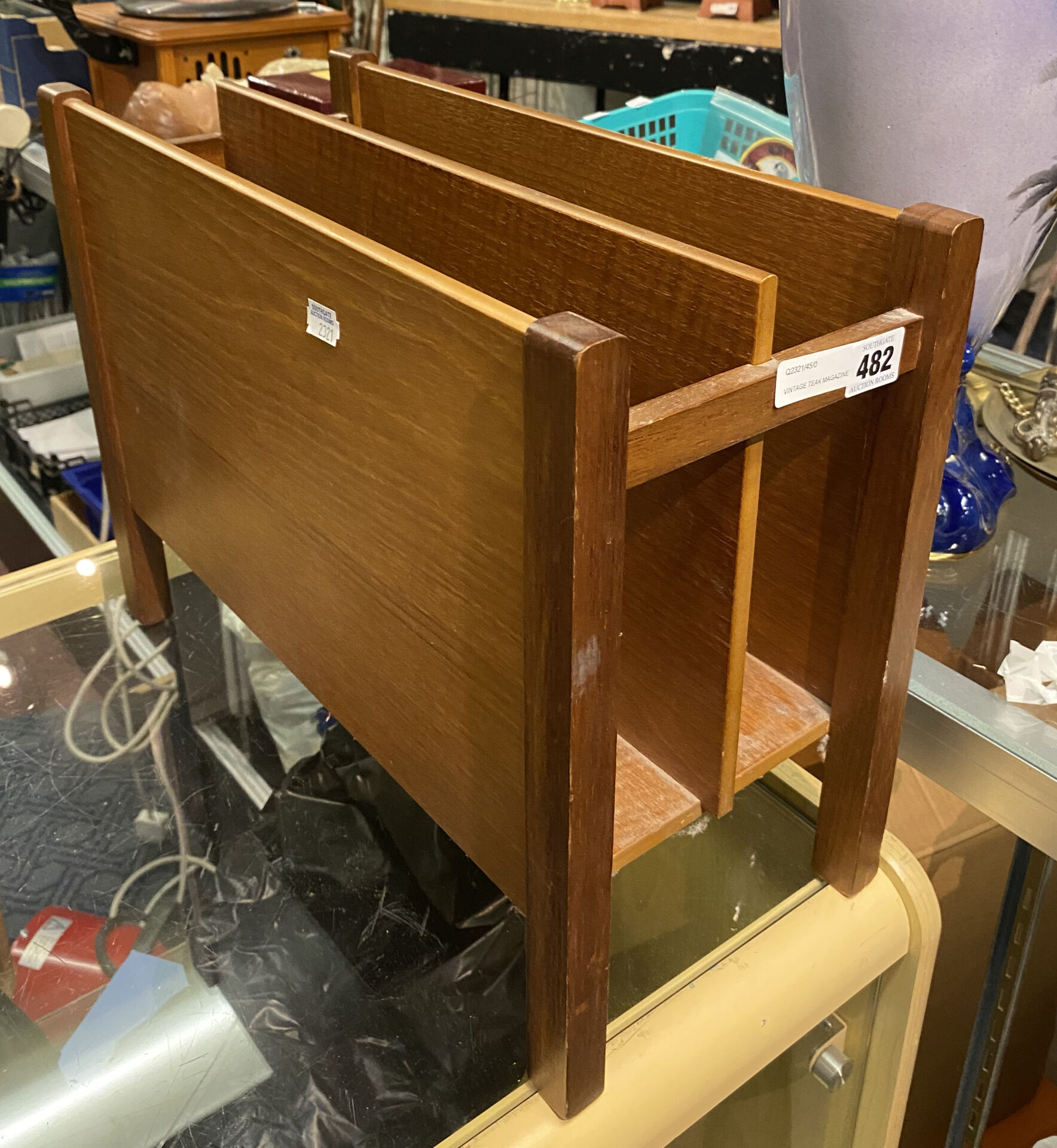 VINTAGE TEAK MAGAZINE RACK - Southgate Auction Rooms