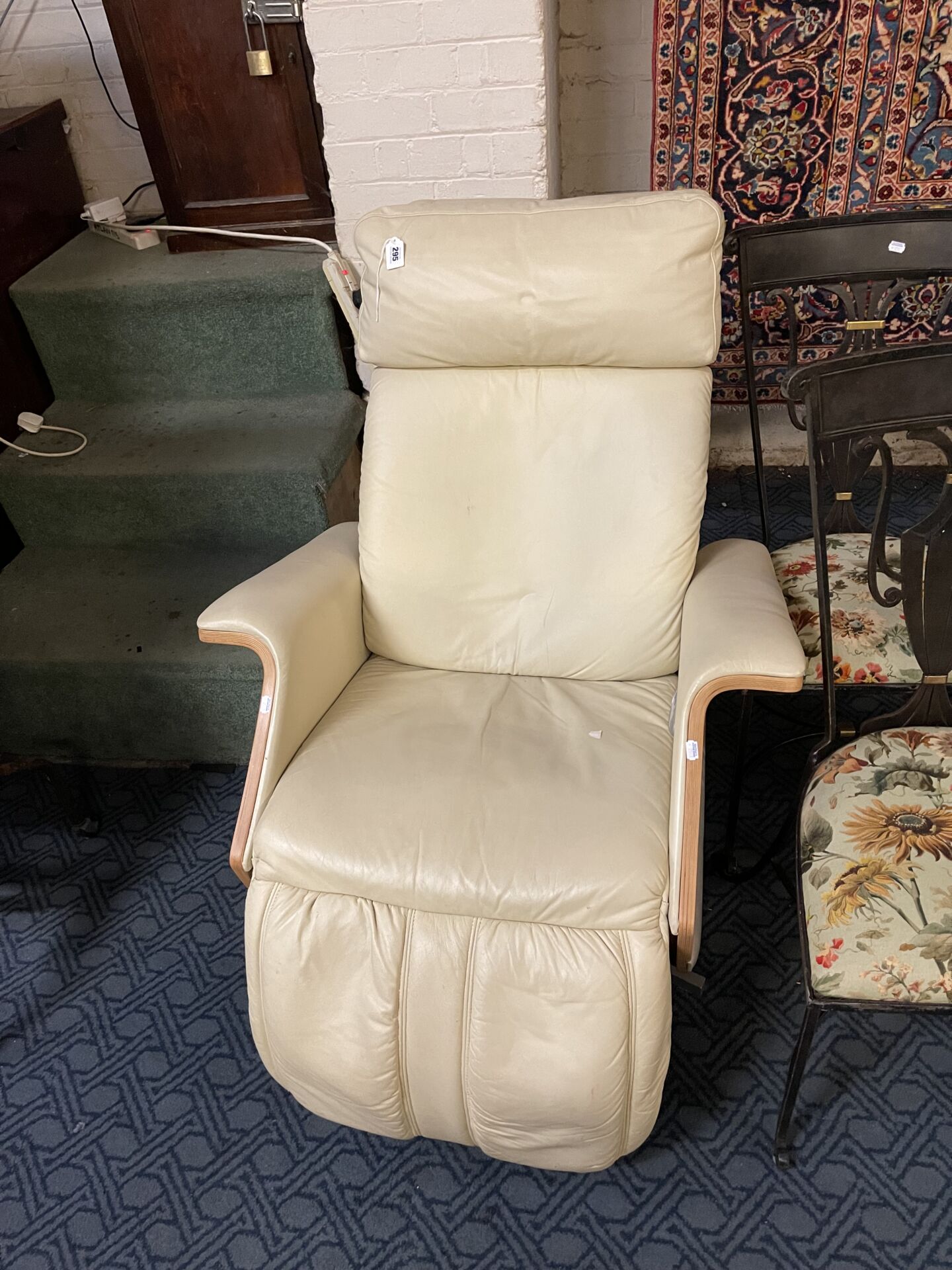 KEYTON MASSAGE CHAIR - SMALL TEAR ON THE BACK - Southgate Auction Rooms