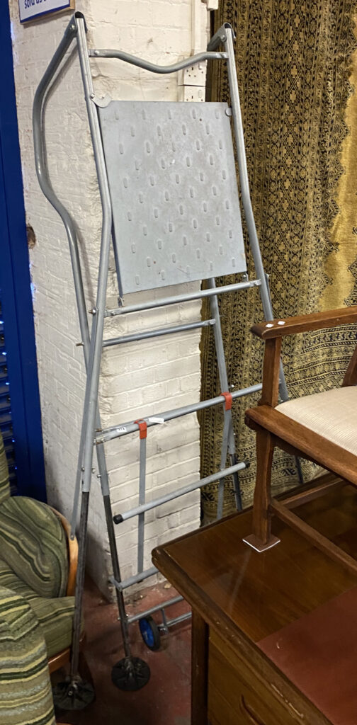 DECORATING PLATFORM LADDERS - Southgate Auction Rooms