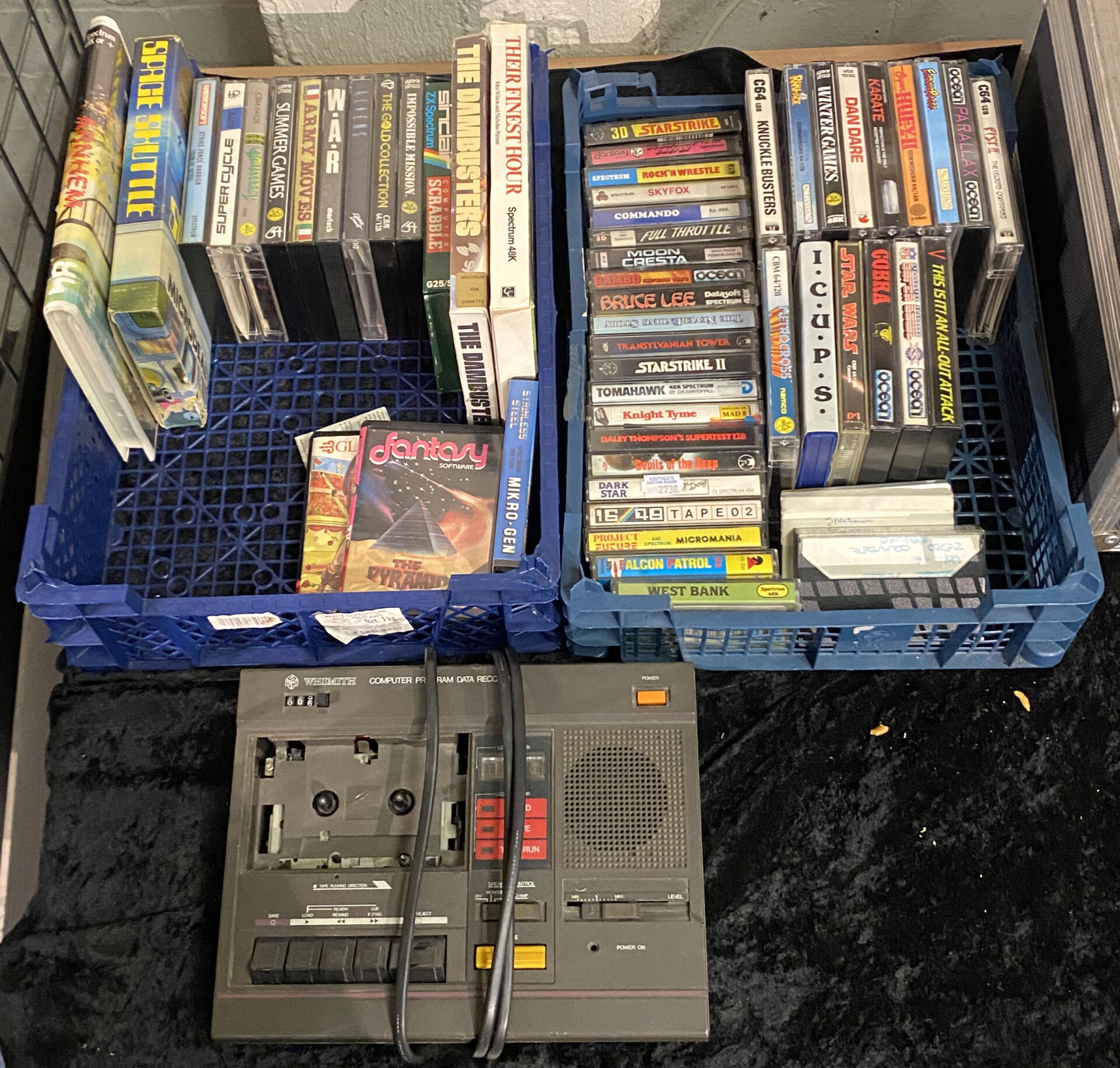 COLLECTION OF VINTAGE VIDEO GAMES / TAPES - Southgate Auction Rooms