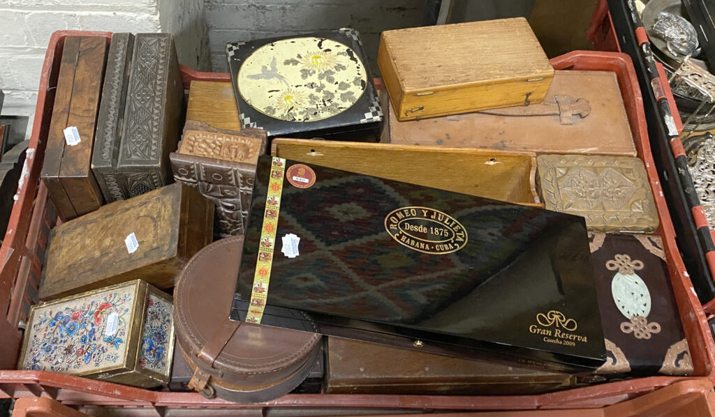 COLLECTION OF WOODEN BOXES - Southgate Auction Rooms