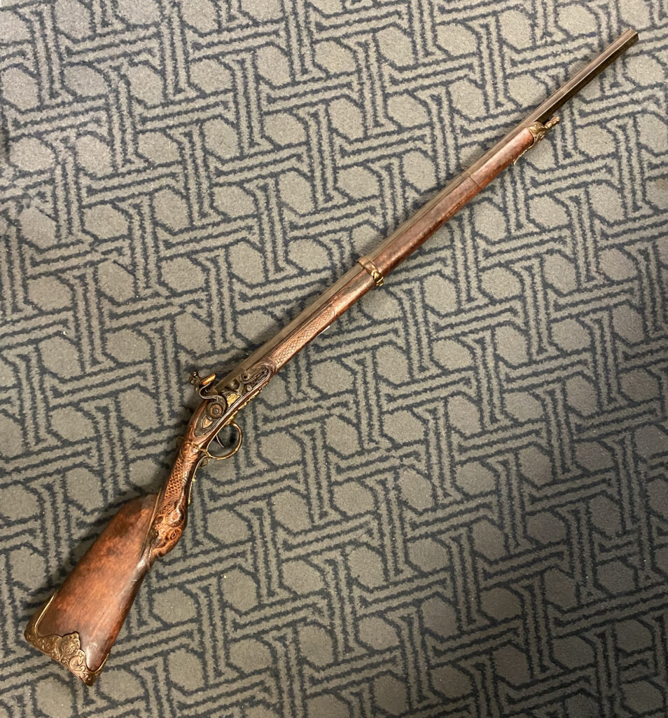 REPLICA FLINTLOCK RIFLE - Southgate Auction Rooms