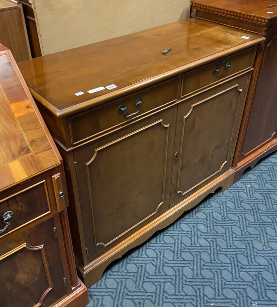 SMALL YEW SIDEBOARD - Southgate Auction Rooms