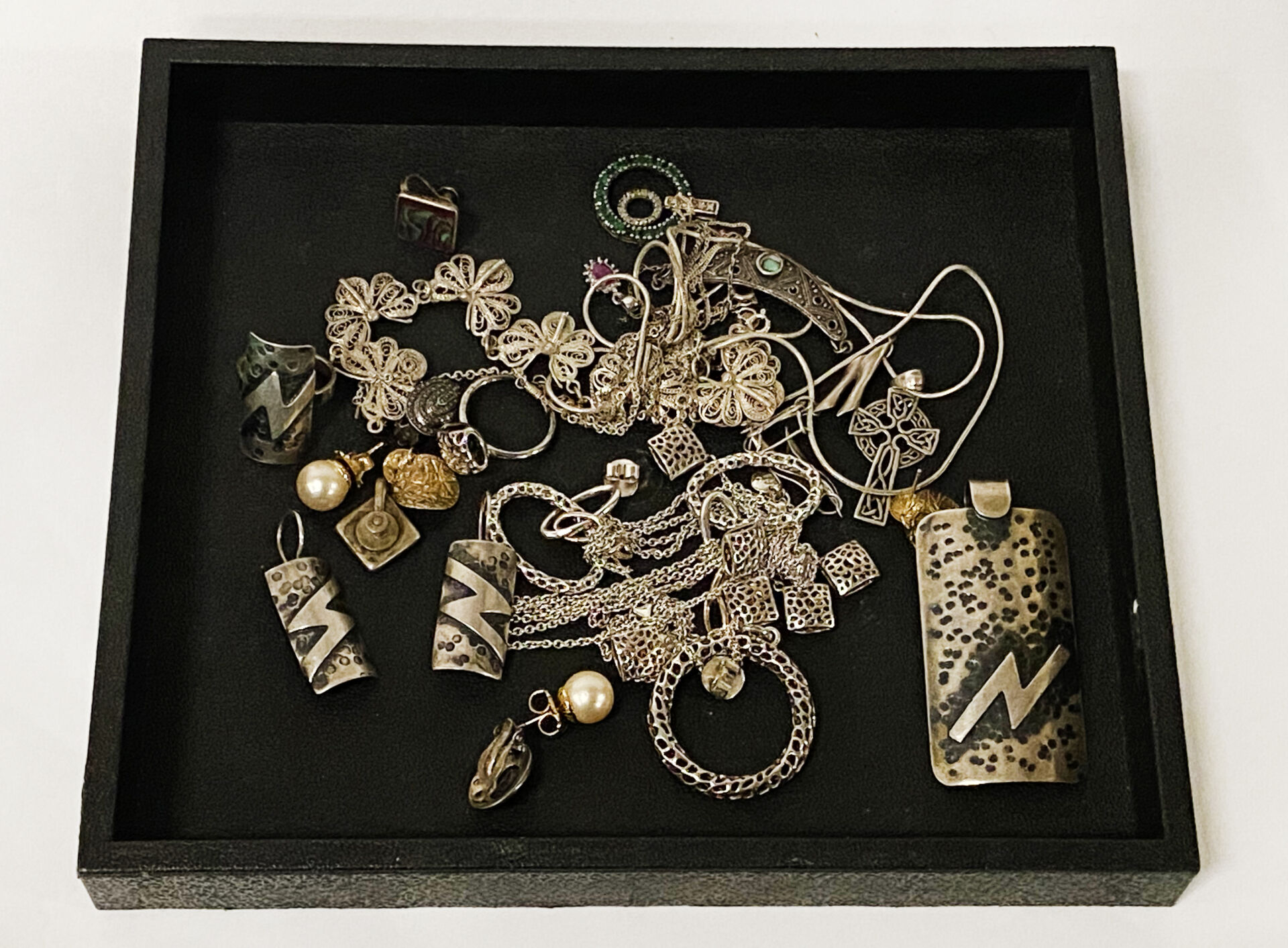 COLLECTION OF SILVER JEWELLERY - Southgate Auction Rooms