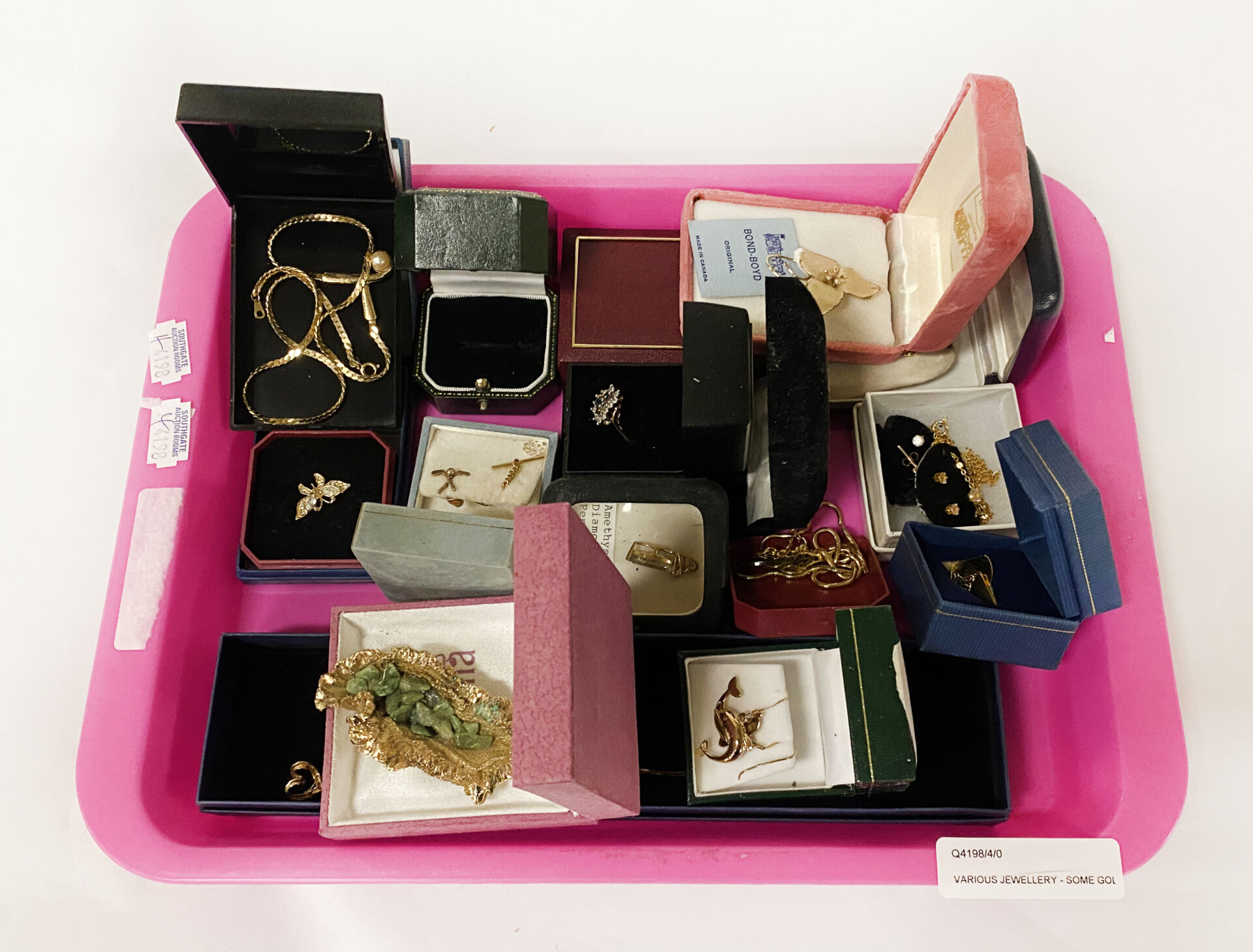 VARIOUS JEWELLERY - SOME GOLD CONTENT - Southgate Auction Rooms